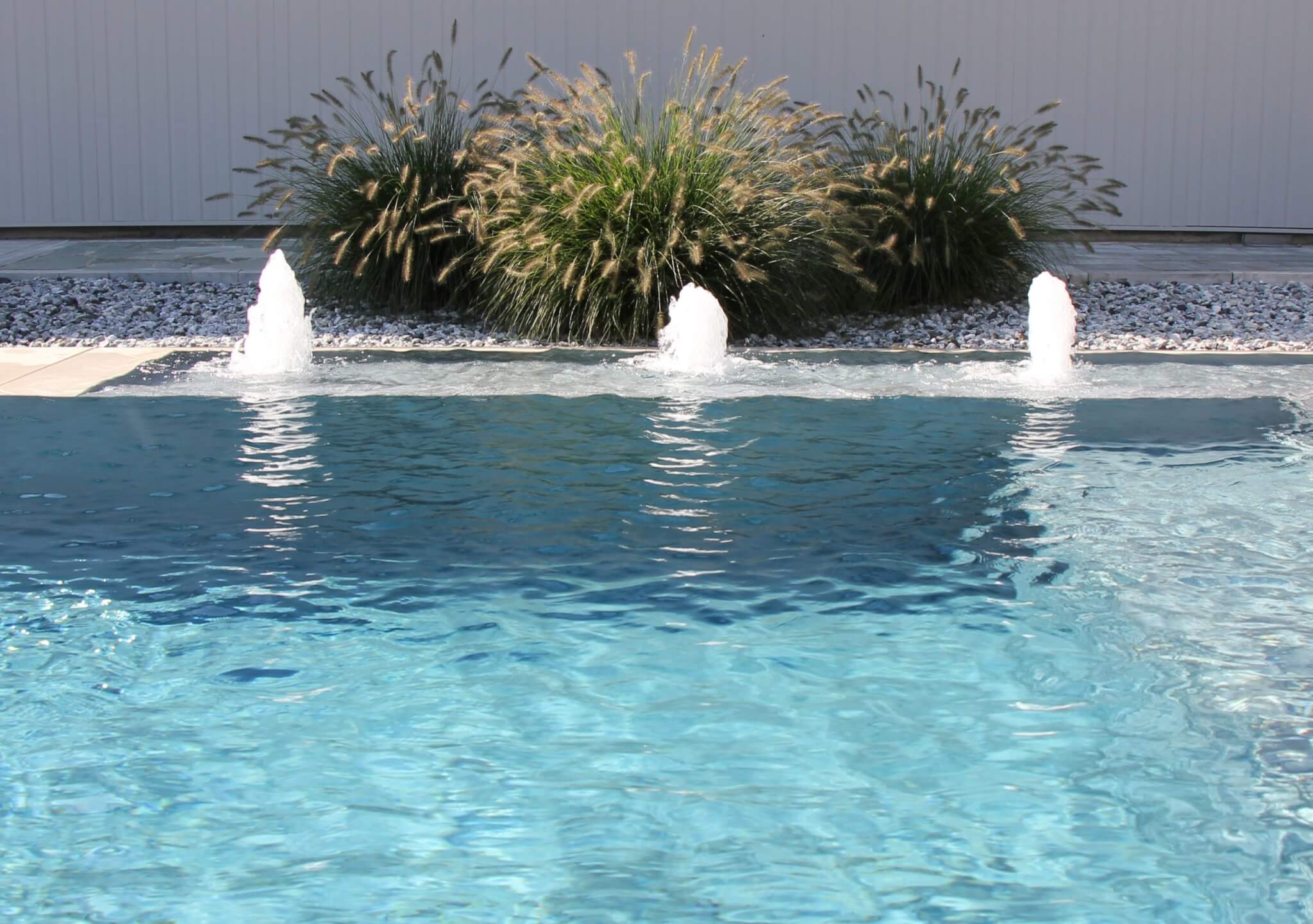 Entdecken Sie Wasserspiele für Ihren Pool | Happy-pool